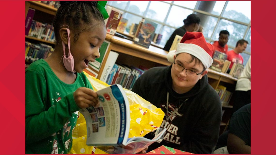 Tyler Legacy football players surprise elementary kids with gifts ...