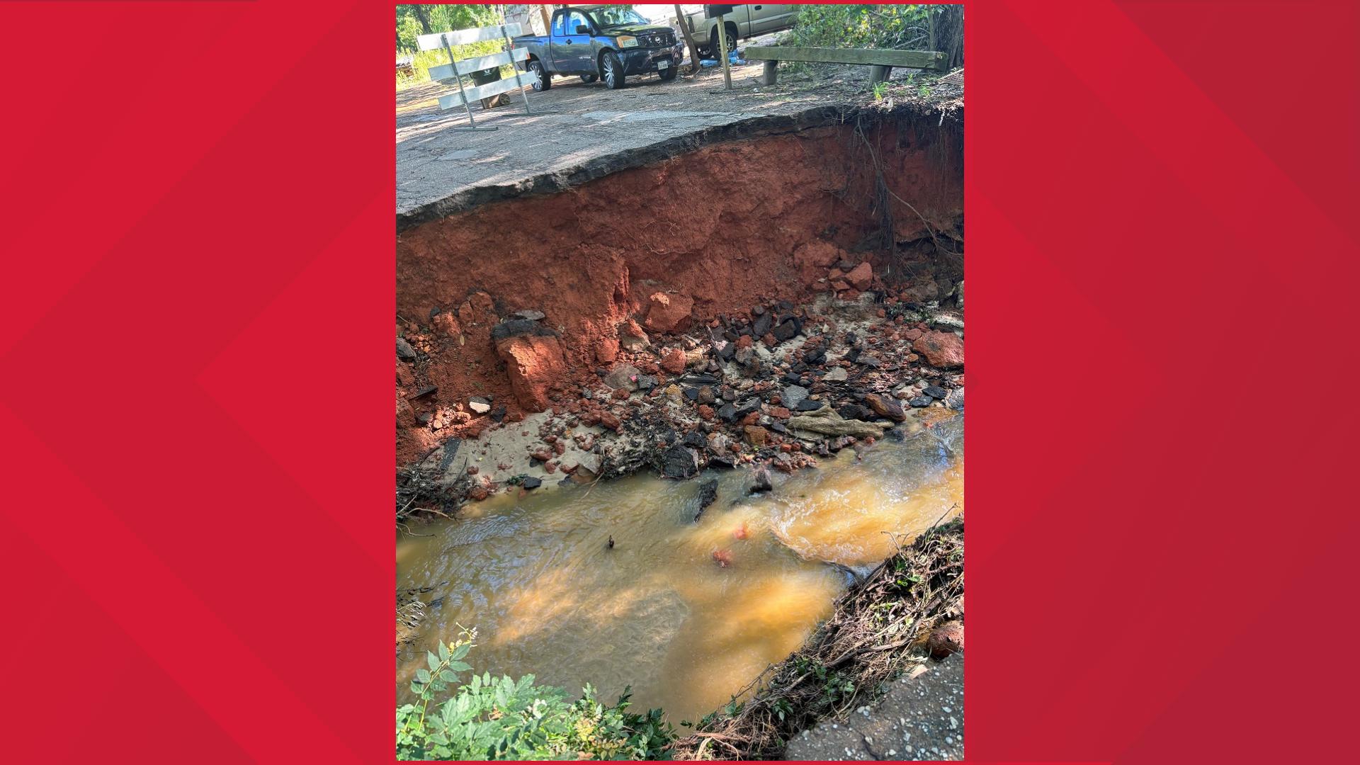 Smith County Road and Bridge Department working to reopen roads | cbs19.tv