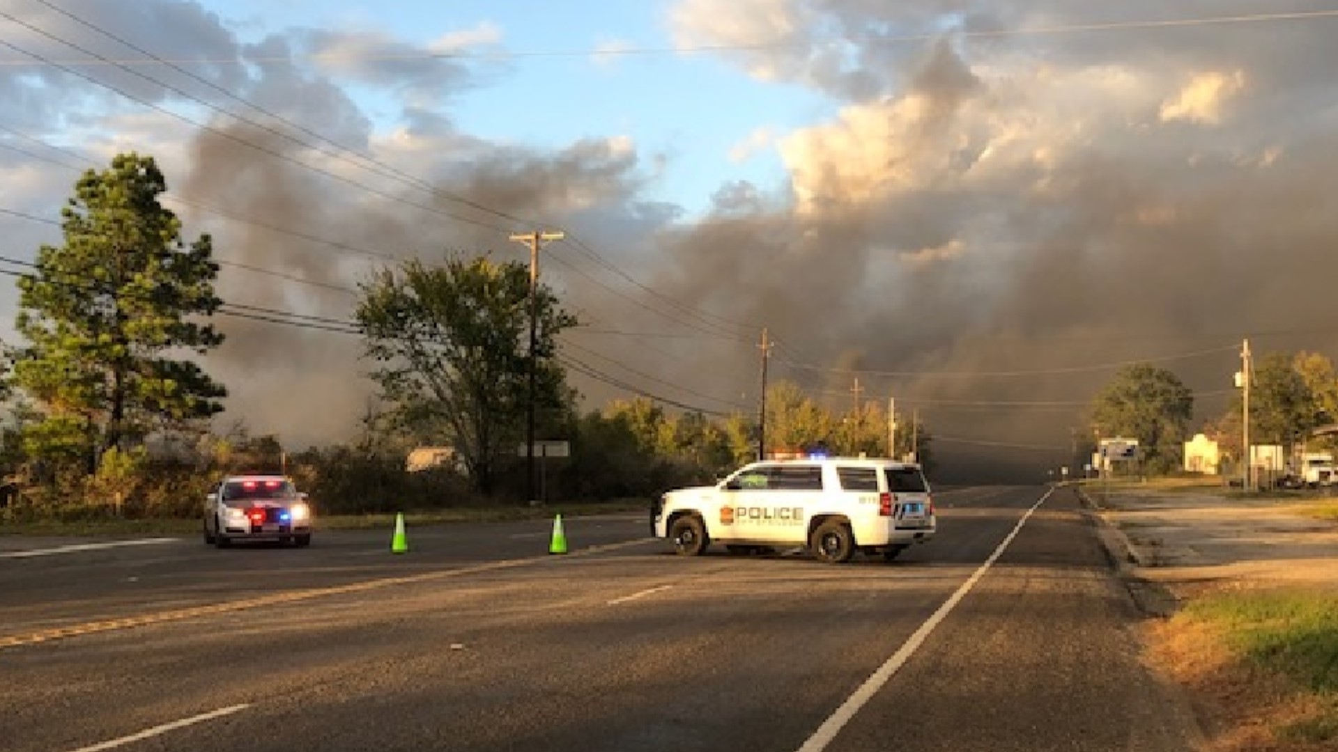 Crews battling large industrial fire in Kilgore | cbs19.tv