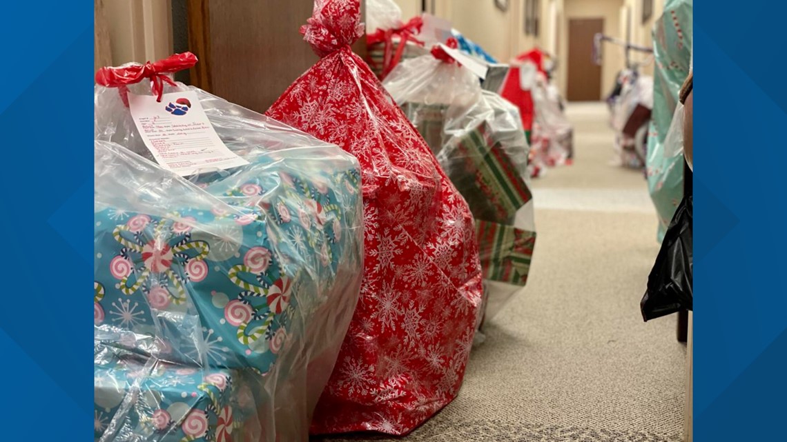Bullard ISD and the community provide gifts for its 100 students | cbs19.tv
