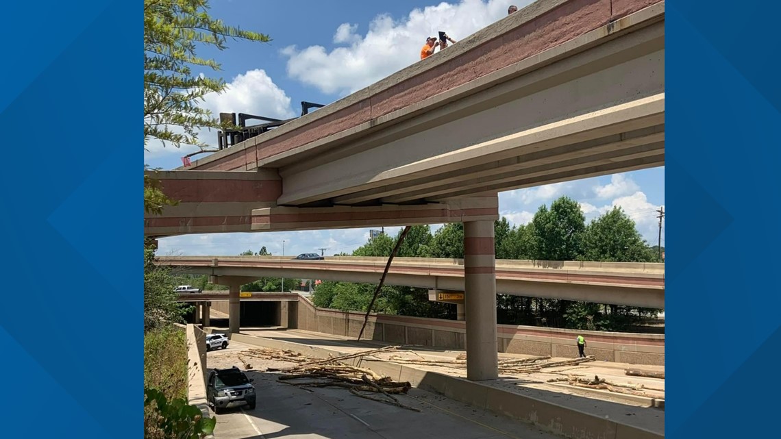 Loop 287 in Lufkin partially closed due to log truck cleanup | cbs19.tv