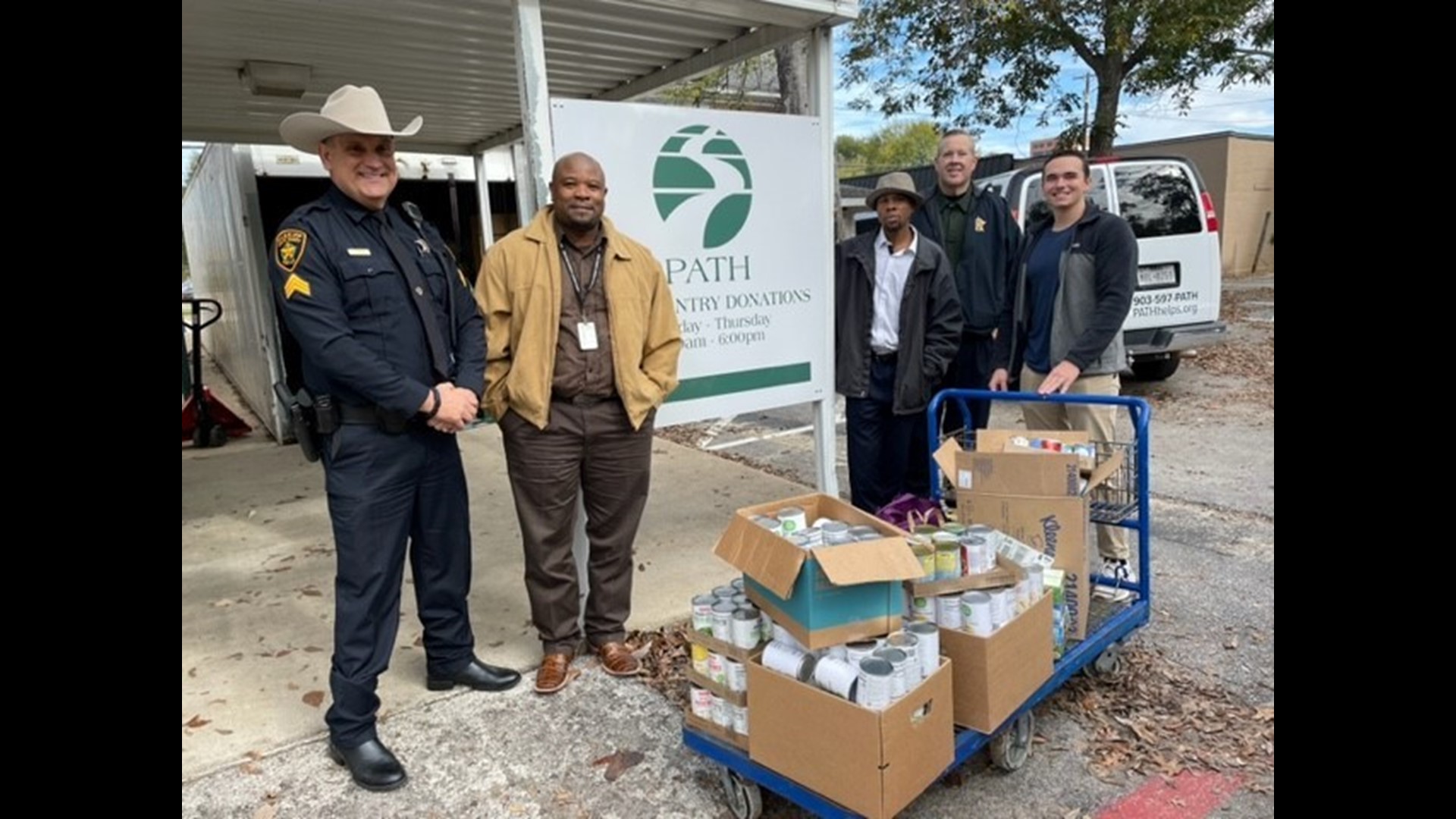 Smith County Peace Officers Association donates 1,000 pound | cbs19.tv