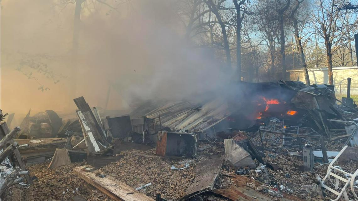 Multiple fire crews respond to trailer fire in Henderson County | cbs19.tv