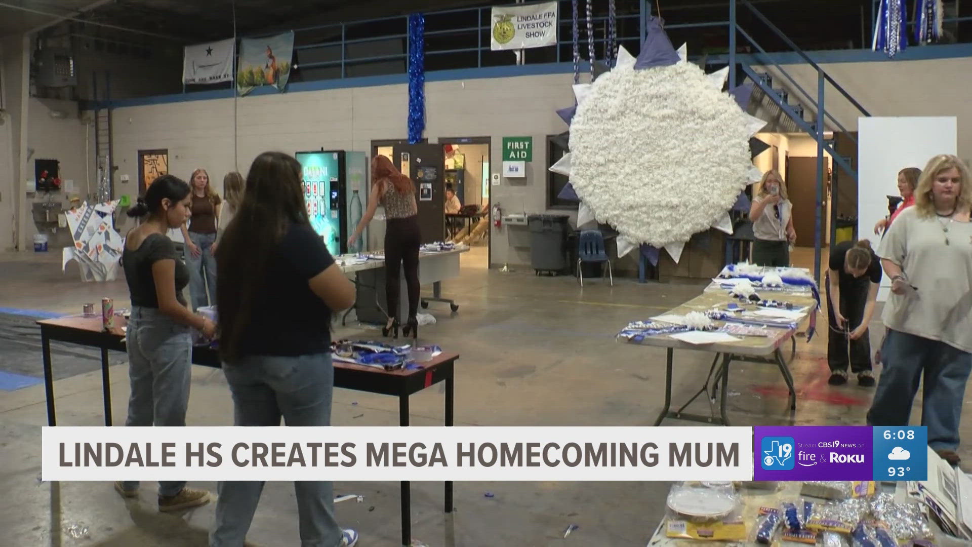 Lindale students aim to break records with giant homecoming mum | cbs19.tv