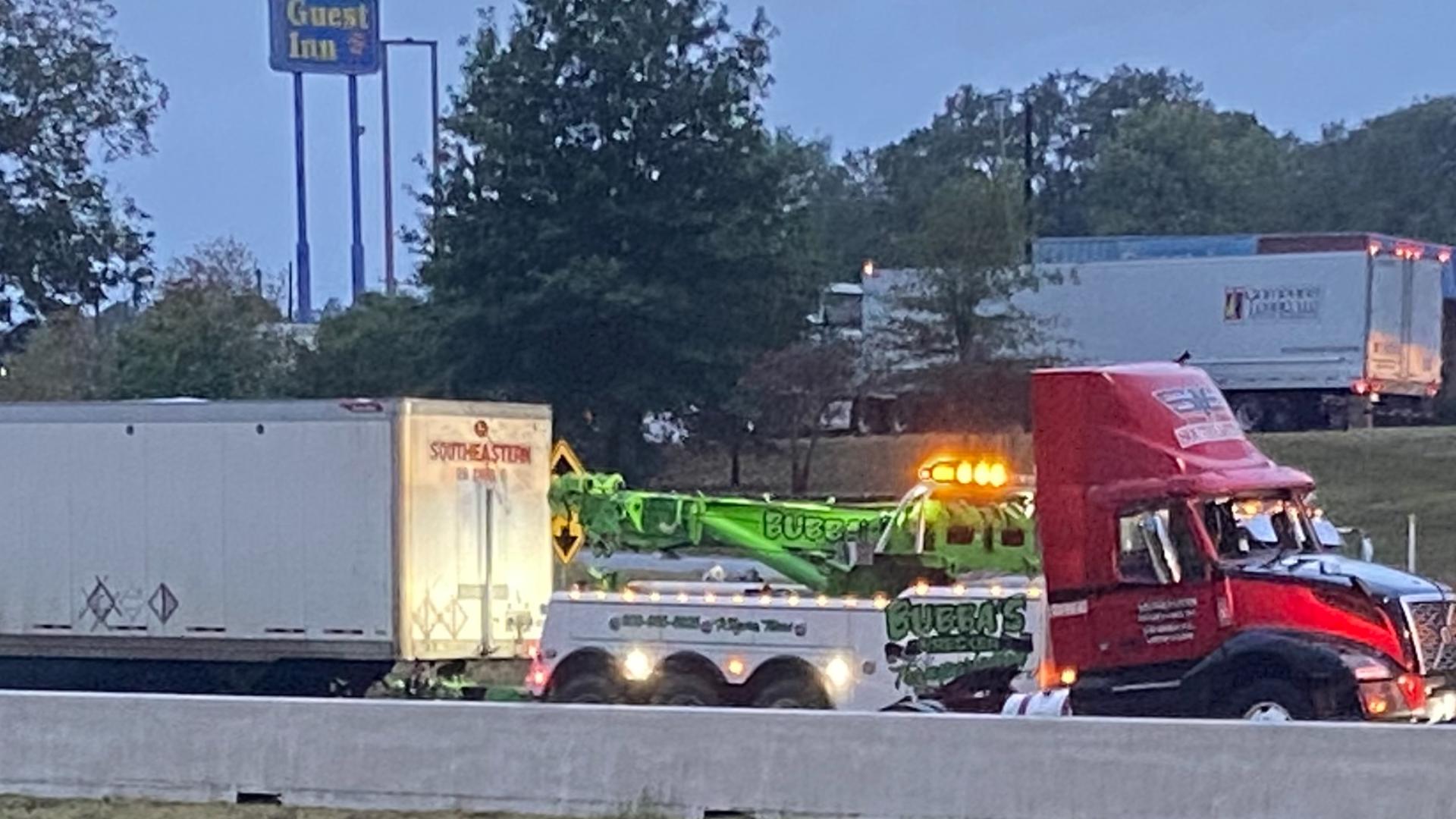 Crash involving overturned 18-wheeler blocking traffic on I-20 in ...