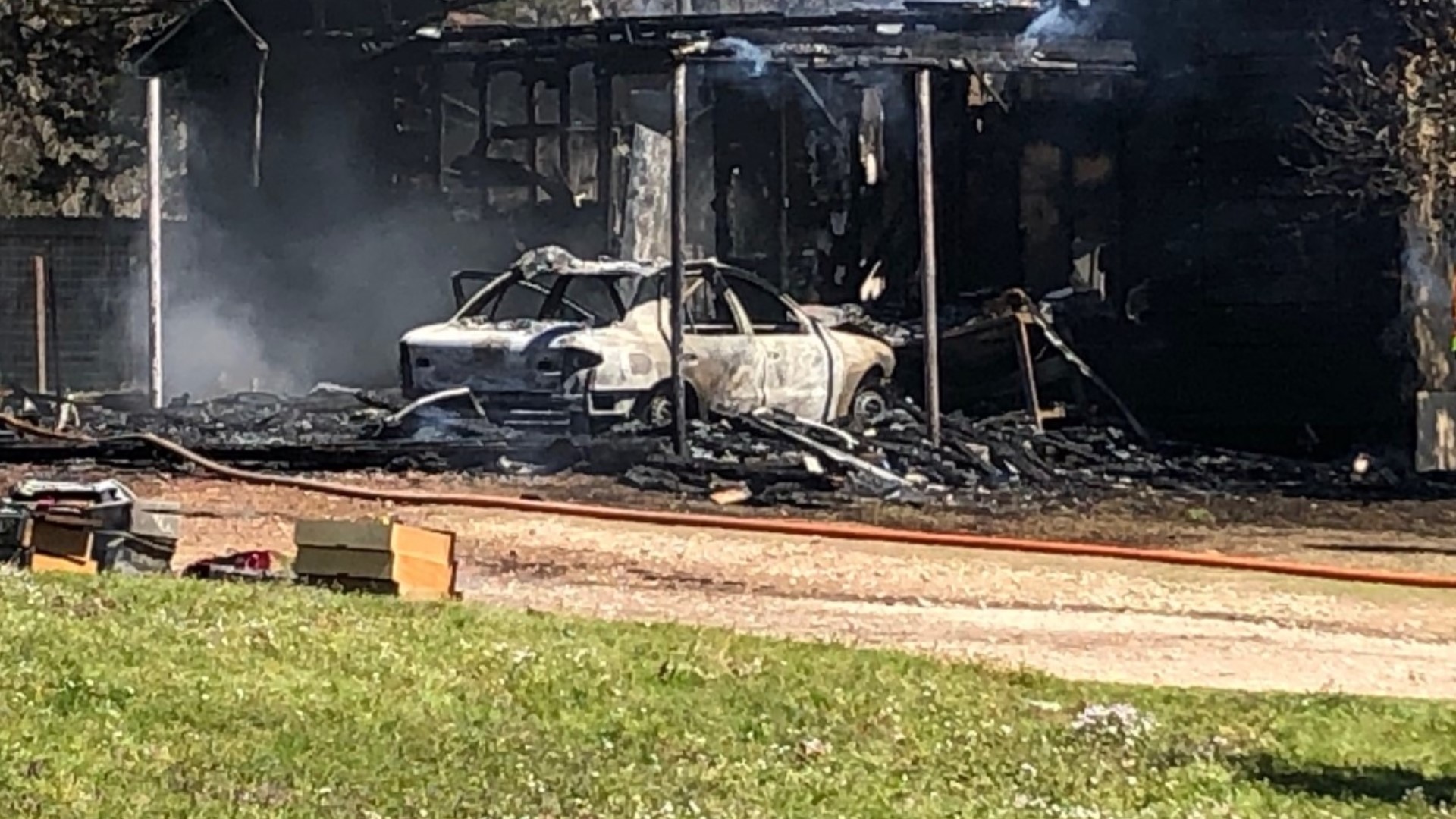 Officials responding to house fire in Grand Saline | cbs19.tv