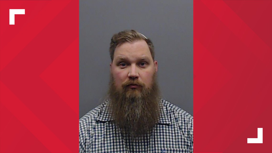 Tyler man gets more than 11 years in prison for using stolen valor to ...