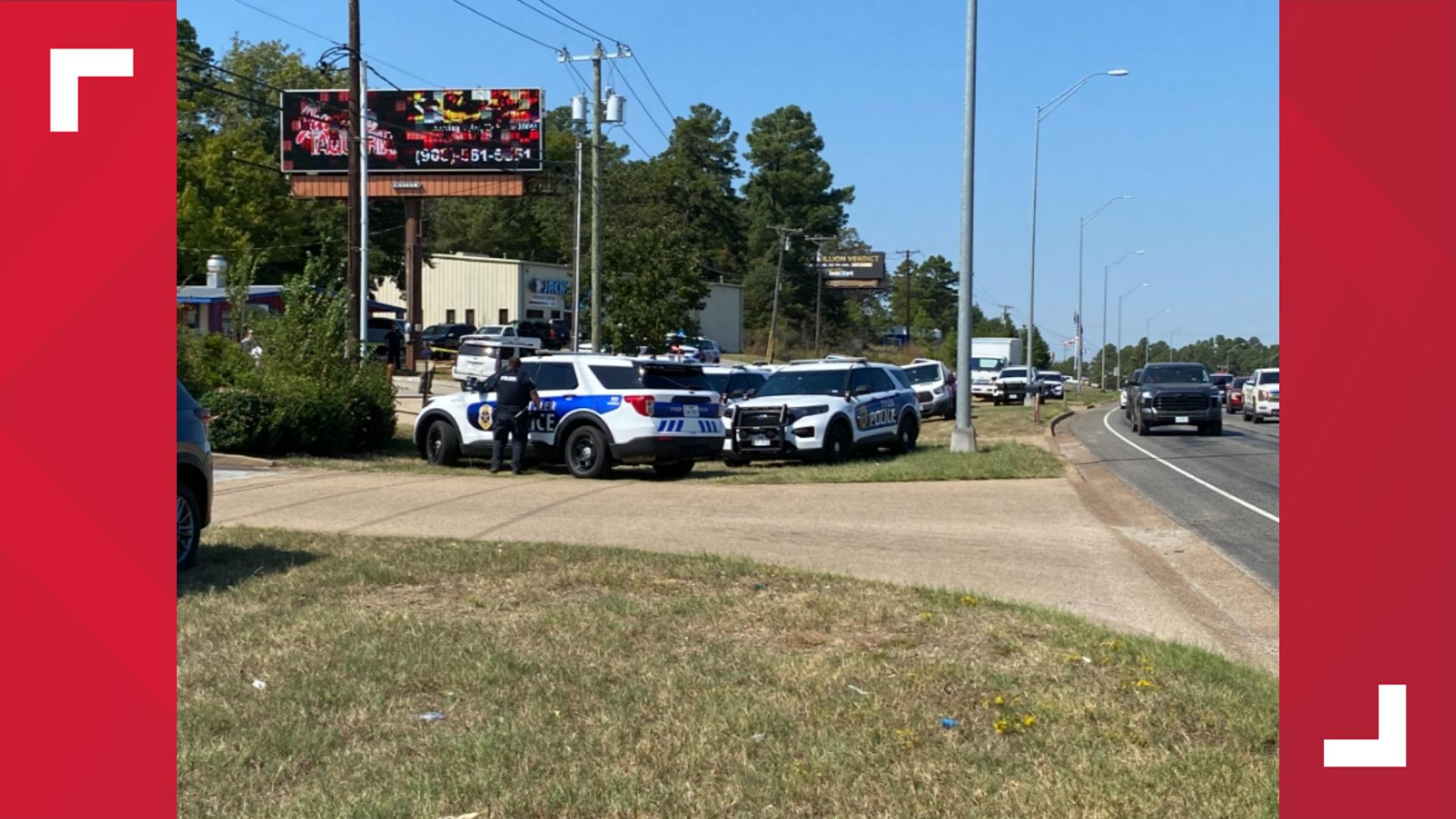 At least 1 injured in shooting on S SW Loop 323 in Tyler | cbs19.tv