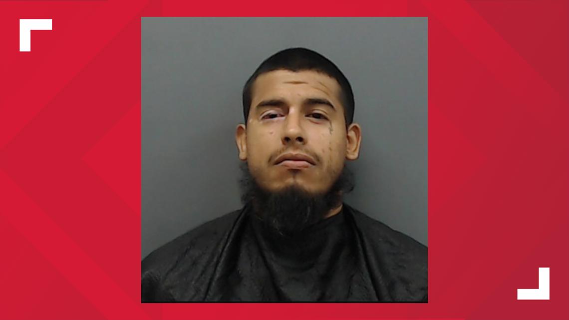 Longview police arrest 'armed and dangerous' robbery suspect | cbs19.tv