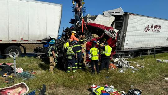 Major accident involving 3 18-wheelers on I-20 in Terrell | cbs19.tv