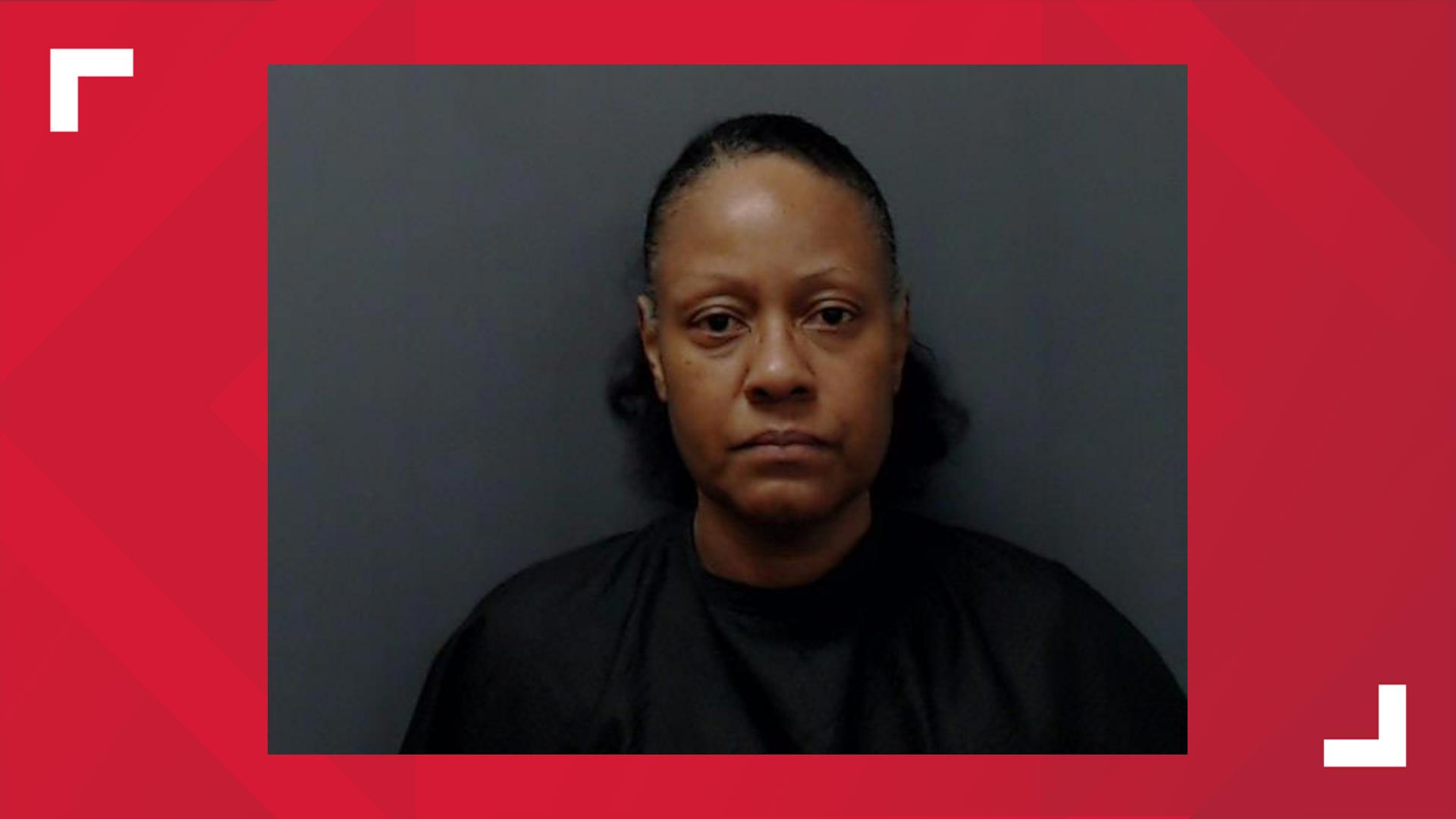 Former teacher's aide accused of abusing students to plea guilty | cbs19.tv