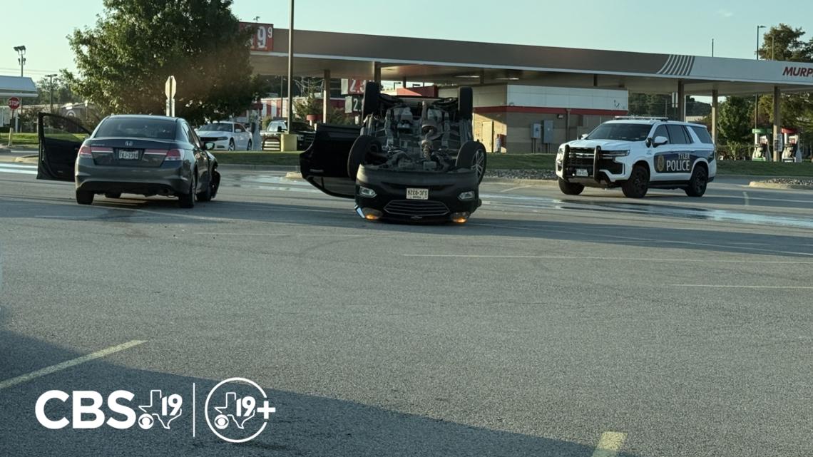 Tyler police responding to major crash involving overturned vehicle ...