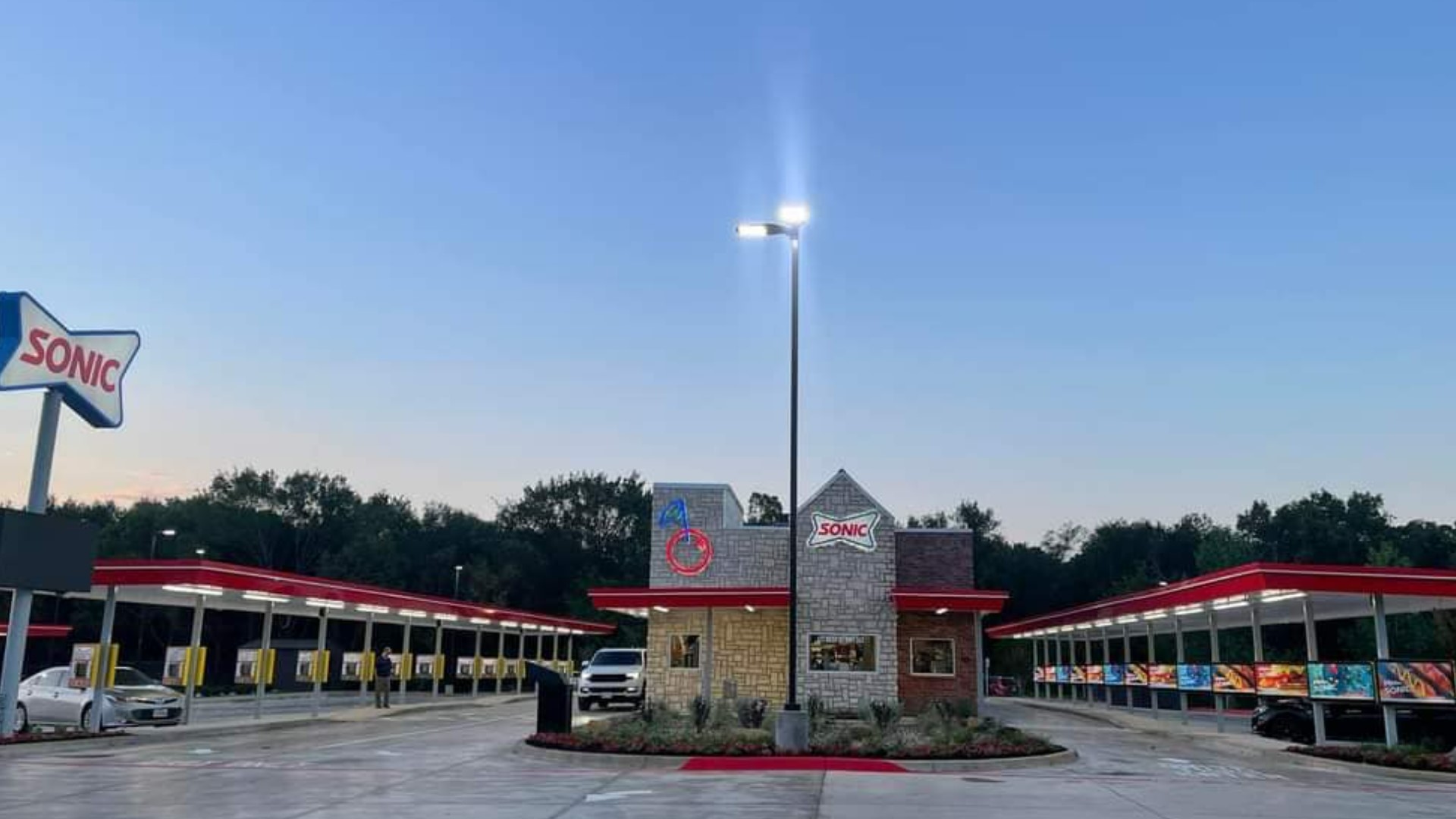 East Texas Sonic Drive-In becomes first with pickleball courts | cbs19.tv