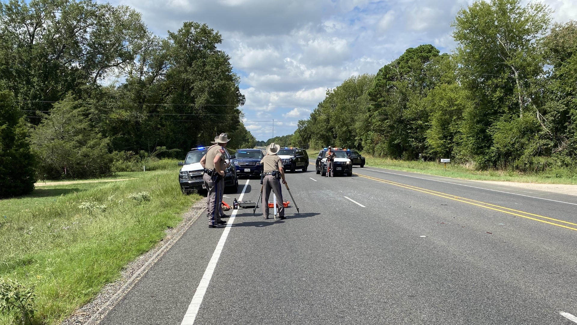 POLICE: Hwy 31 shut down following wreck near Tyler | cbs19.tv