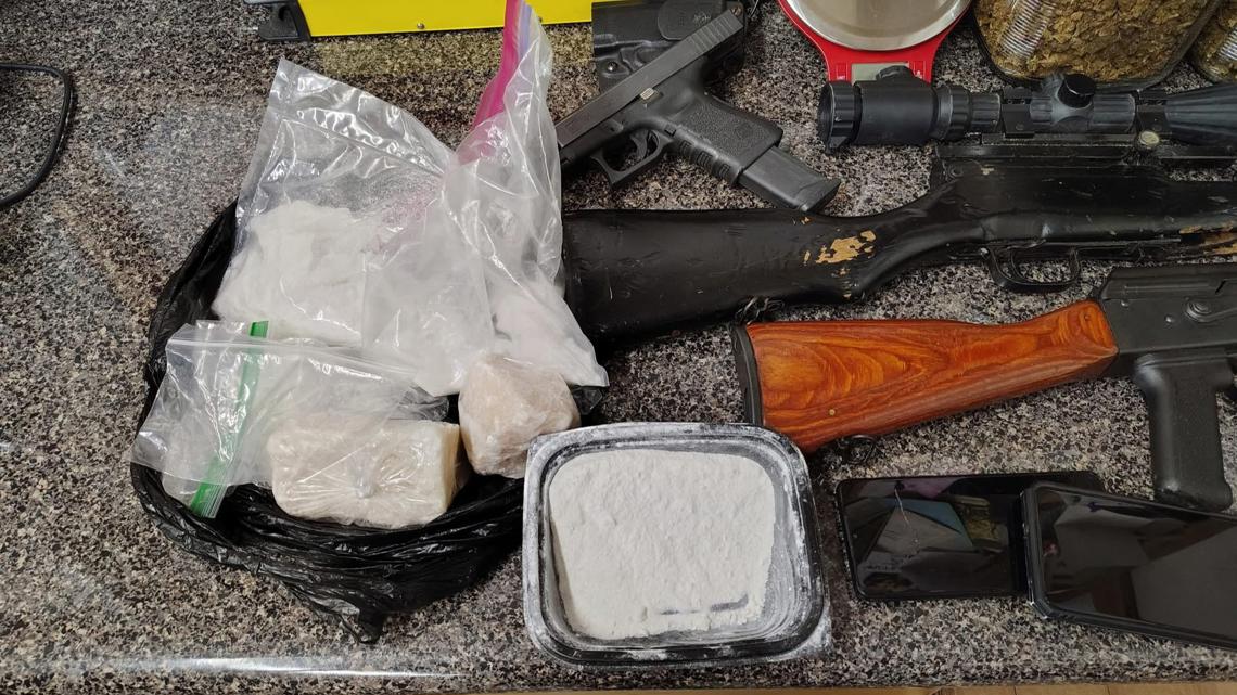 2 arrested after drugs, weapons found at Texas apartment | cbs19.tv