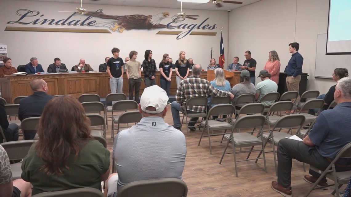 Family seeks accountability at first Lindale ISD meeting since student ...