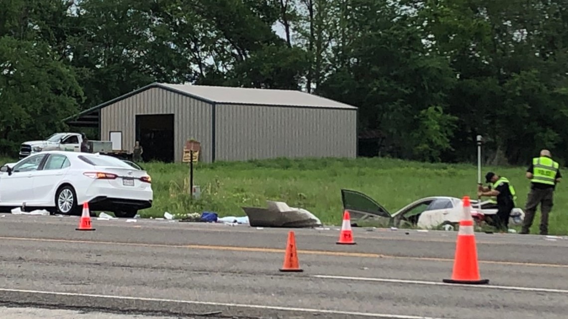 Crash on Hwy 69, closure of both directions in Tyler | cbs19.tv