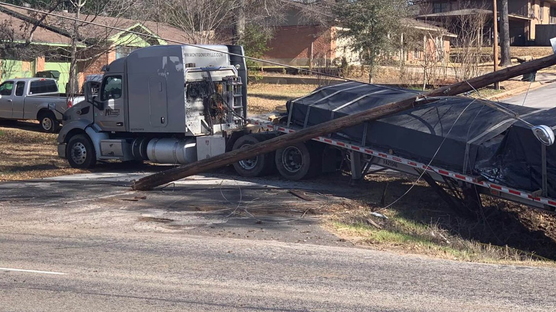 Semi crashes into power pole in Tyler | cbs19.tv