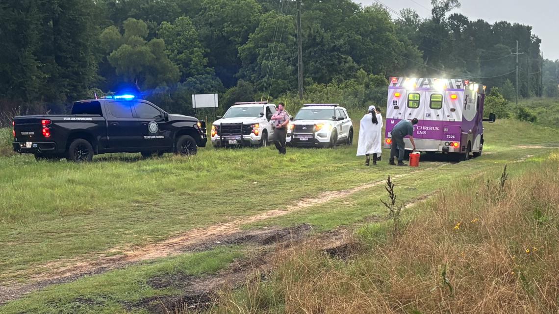 4 people rescued after kayaks overturned on Sabine River | cbs19.tv