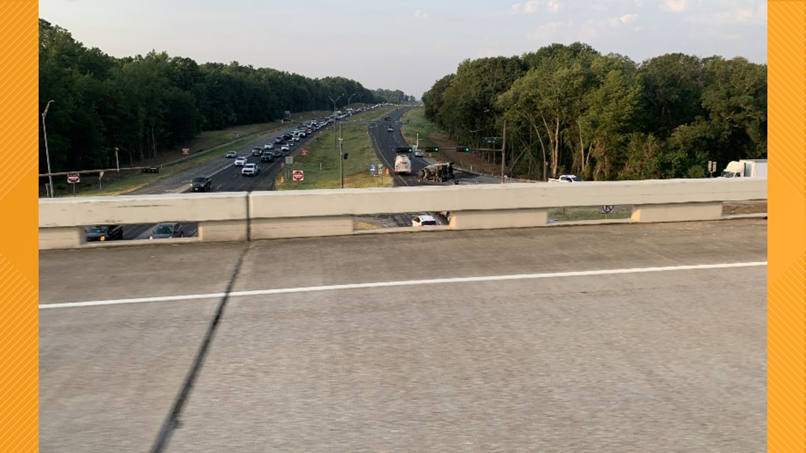 Tyler police responding to major crash involving overturned cement ...