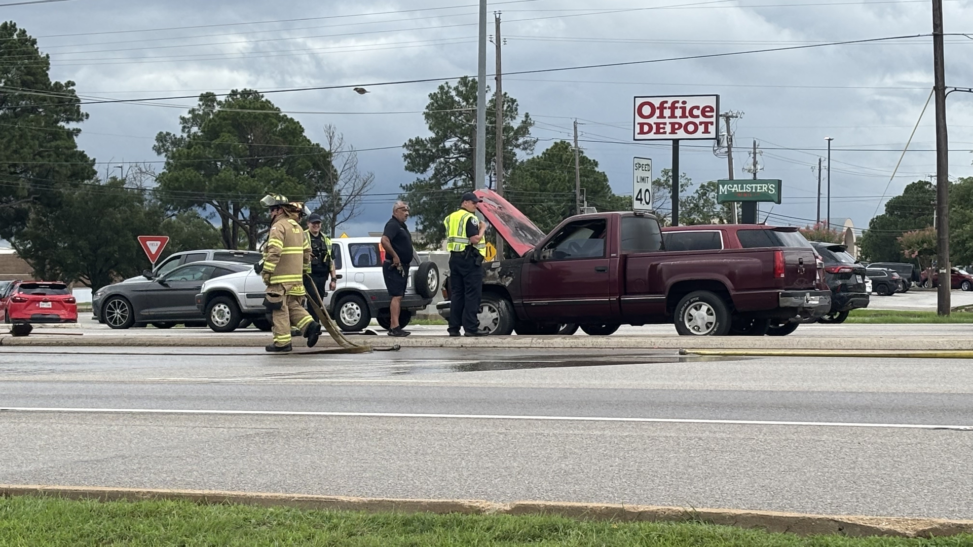 Tyler fire crews respond to vehicle fire on Loop 323 | cbs19.tv