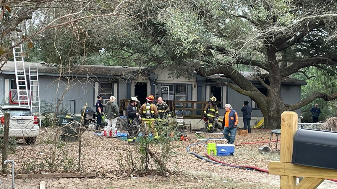 Local fire departments battled home fire in Tyler | cbs19.tv