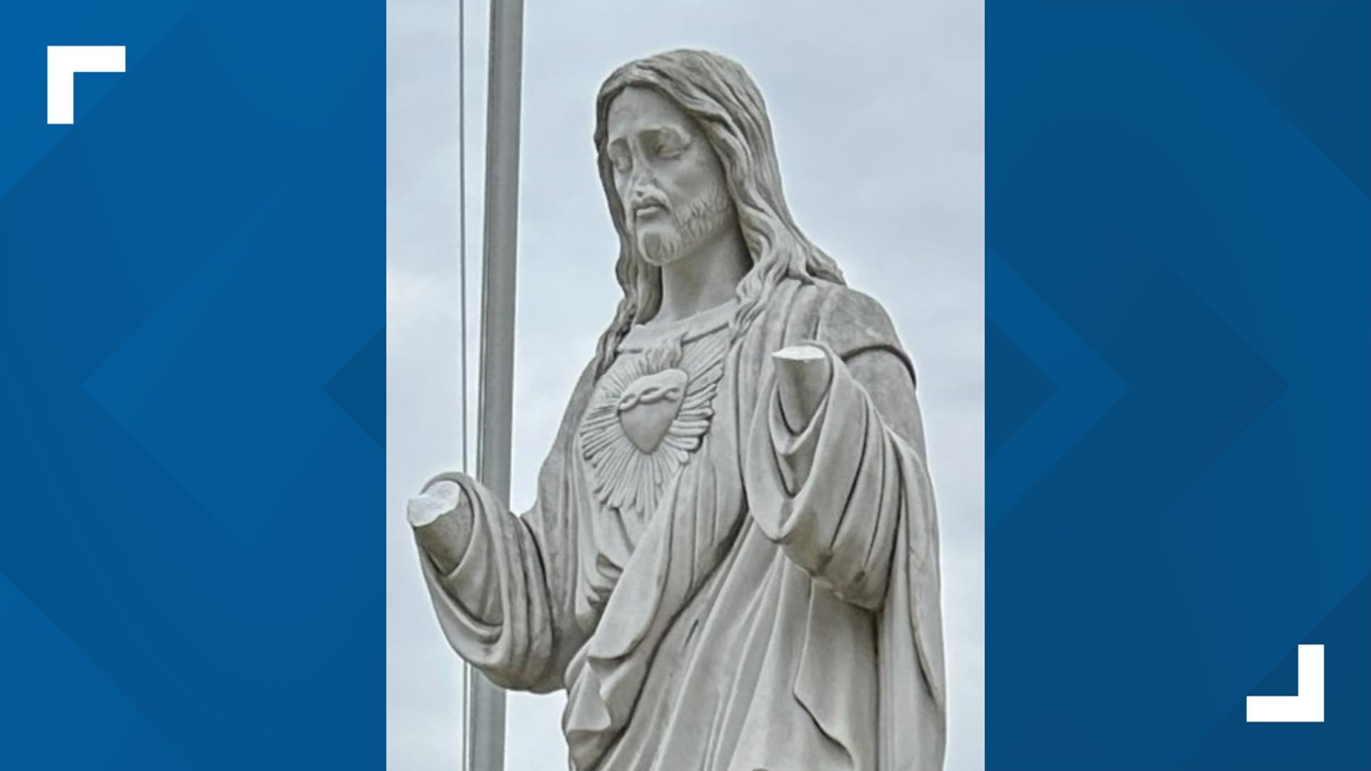 Officials investigates vandalism of Jesus statue at Texas church | cbs19.tv
