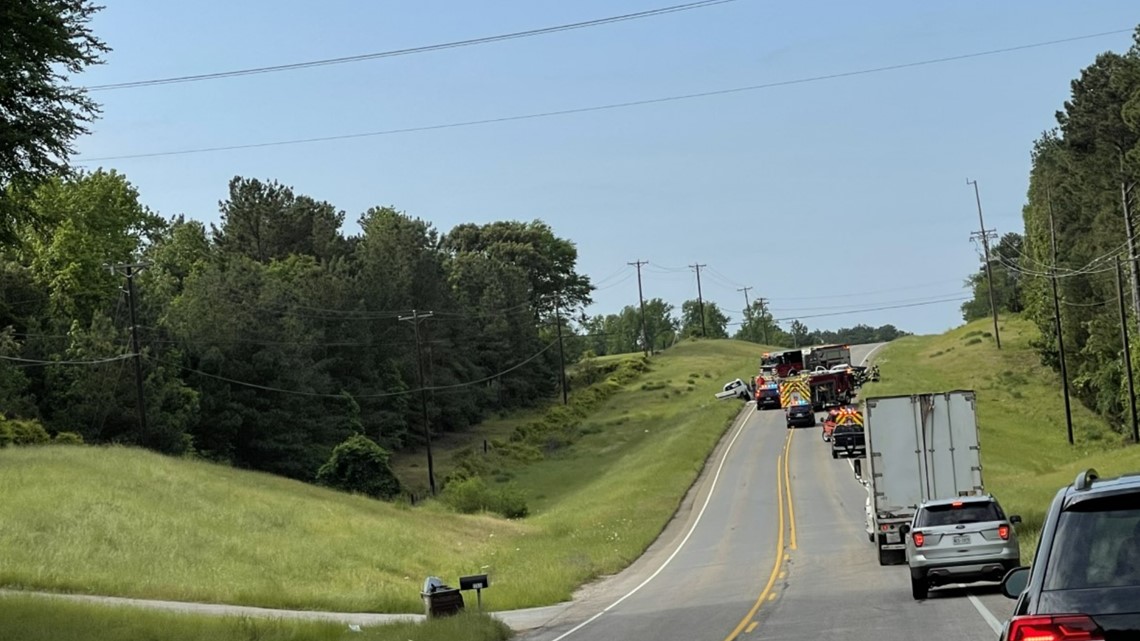 Major crash in Smith County near Lake Palestine | cbs19.tv