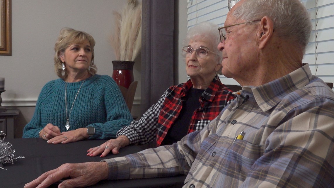 Texas husband, wife and daughter all share the same birthday | cbs19.tv