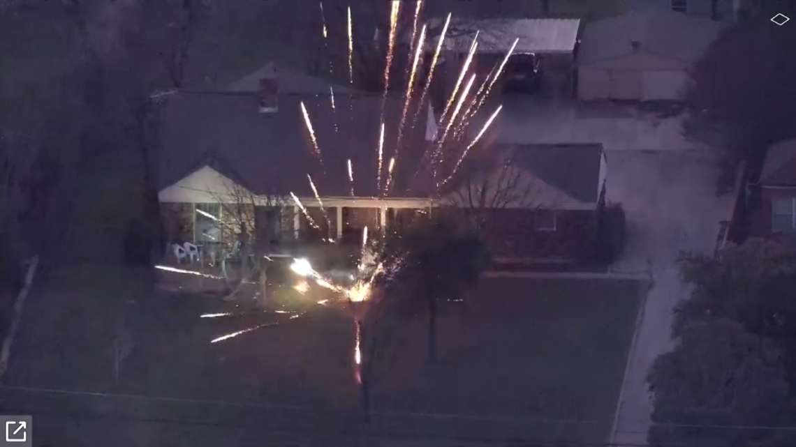 Man In Standoff In Fort Worth After Shooting At Officers Police Say