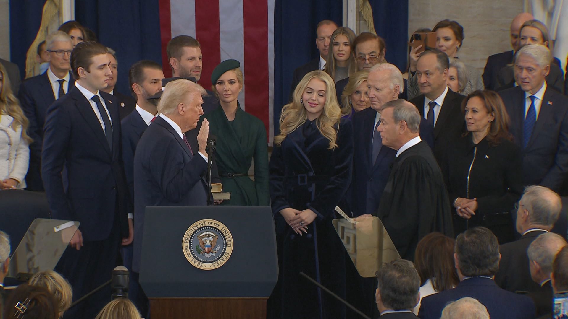 Did Trump put his hand on the Bible during his inauguration? | cbs19.tv