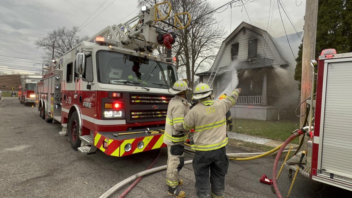 Crews respond to 2 house fires in Cleveland | cbs19.tv