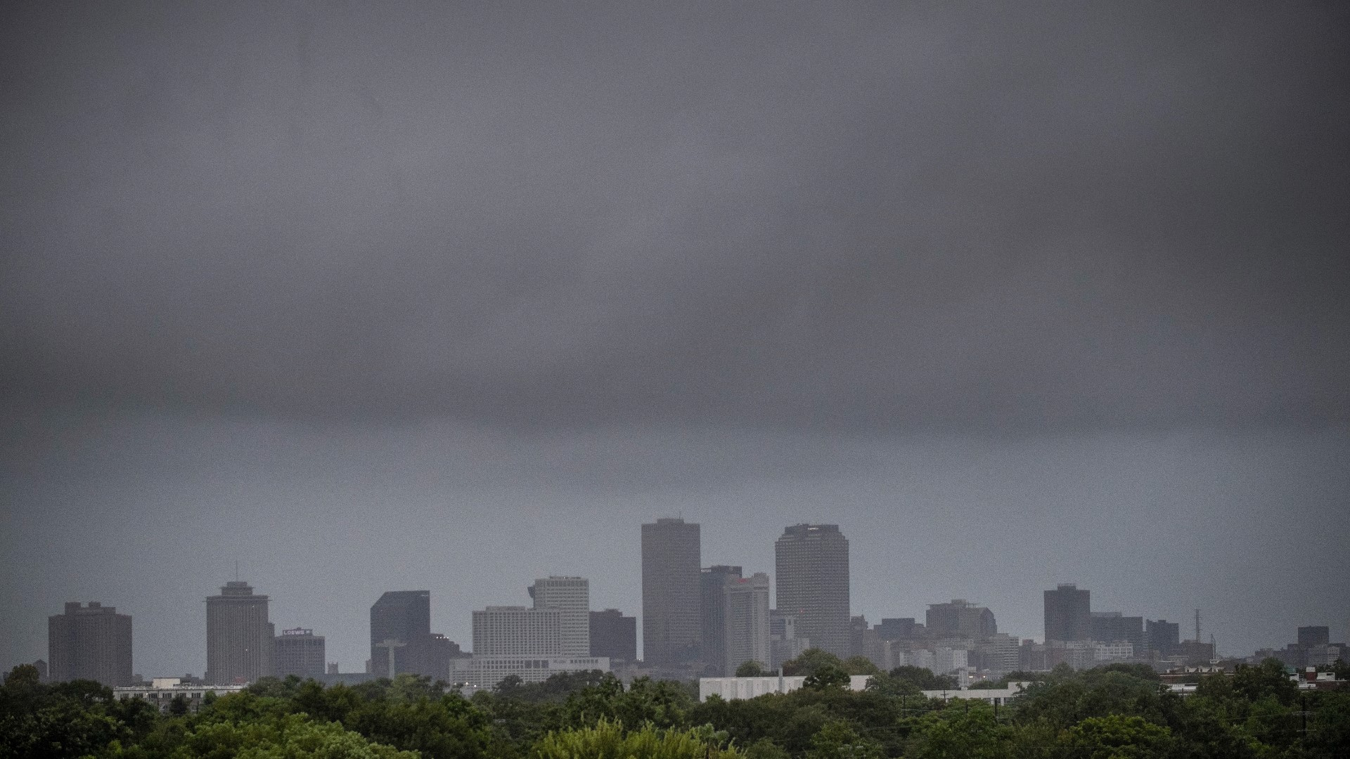 LIVE: Watch as Hurricane Ida approaches New Orleans | cbs19.tv