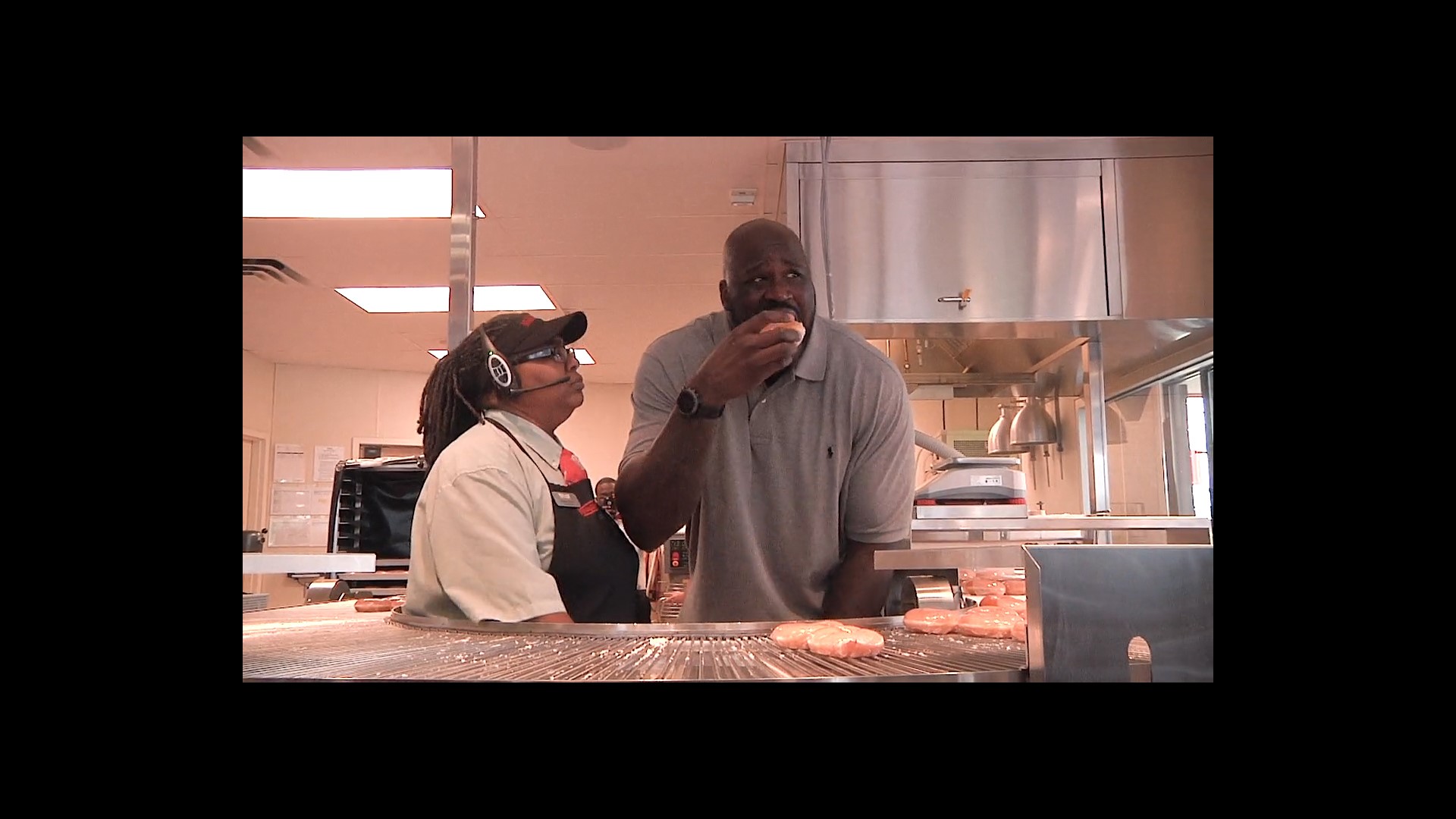 Shaq buys Krispy Kreme on Ponce... because he loves doughnuts | cbs19.tv